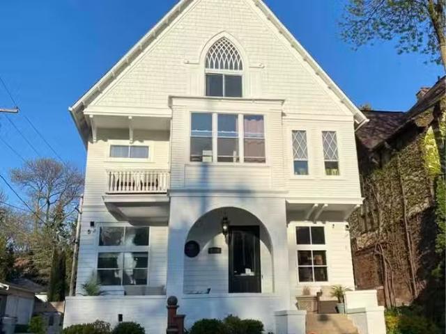 2754 N Stowell Ave Main House 2754 N Stowell Ave #MAIN