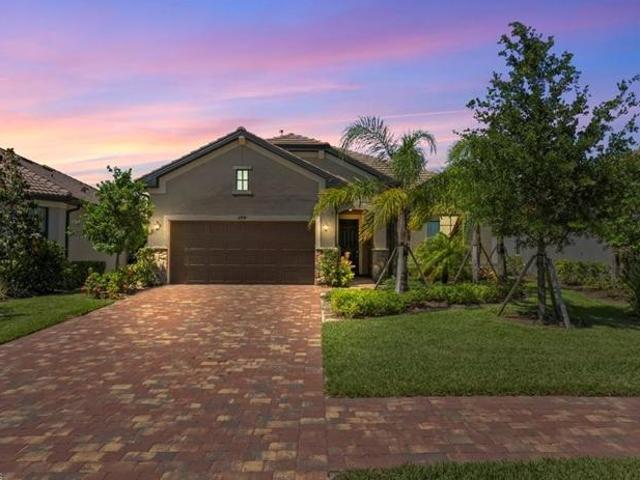 2754 Aviamar Cir, Naples, FL 34114