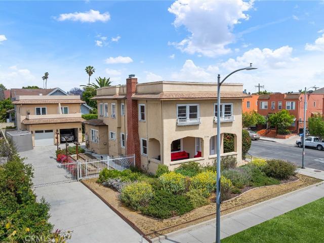2754 Kenwood Ave, Los Angeles, CA 90007 | MLS #SW25120 | Compass