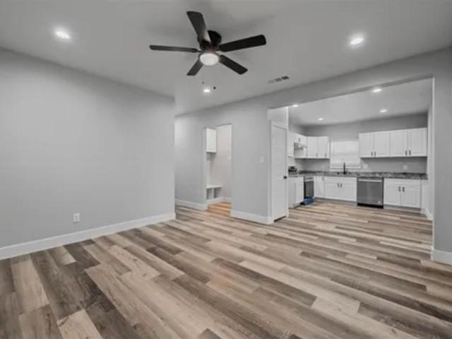 2754 W 12th Street