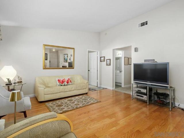 27555 Calle Ladera