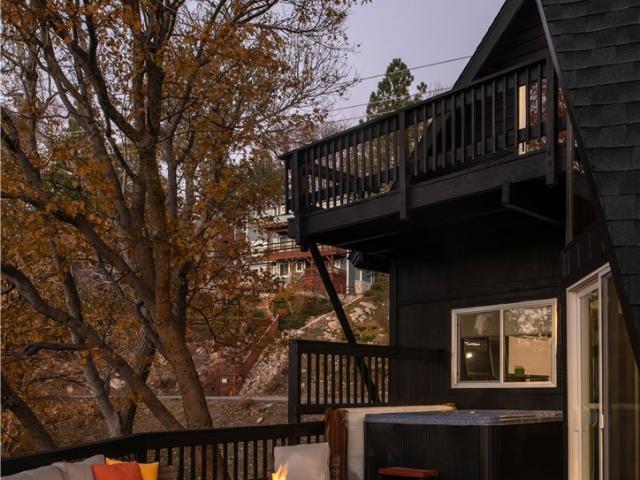 27555 North Bay