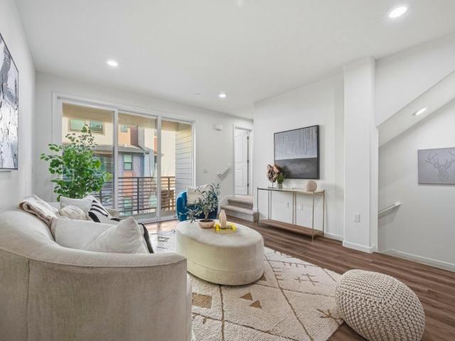 2755 Ball Place 2
