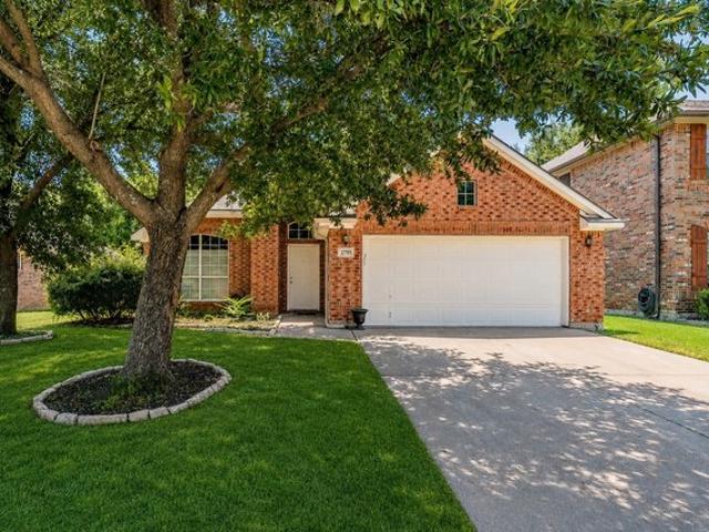 2755 Honey Suckle Dr, Grand Prairie, TX 75052