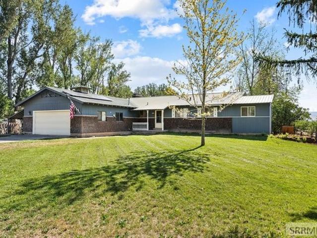 2755 Ross Ave, Ammon, ID 83406