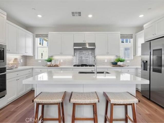 27569 Millstone Pl, Valencia, CA 91381