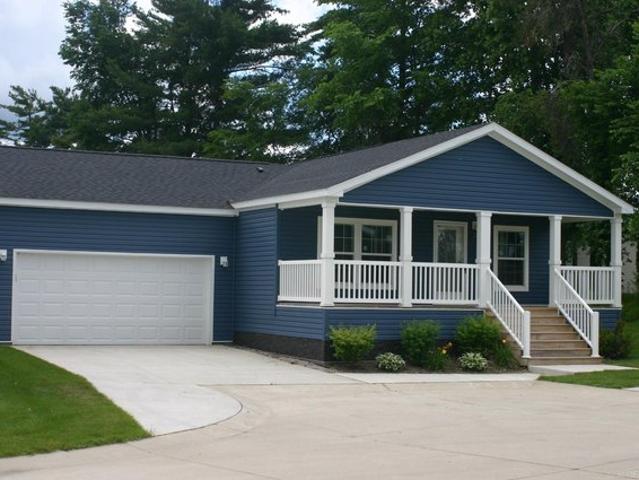 2756 Naples Ct, Lapeer, MI 48446
