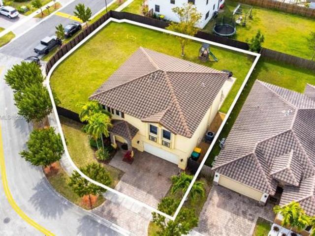 2756 NE 2nd Dr, Homestead, FL 33033