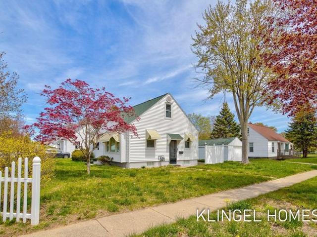 2756 Liberty Rd, Norton Shores, MI 49441