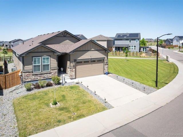 27571 E 7th Dr, Aurora, CO 80018