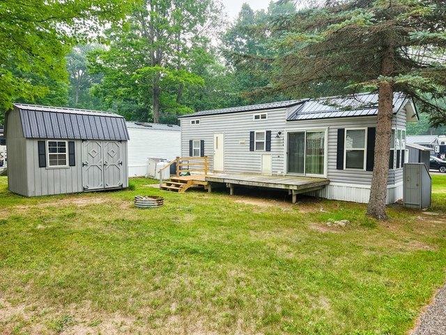 2757 Owens Dr Unit 216, Houghton Lake, MI 48629