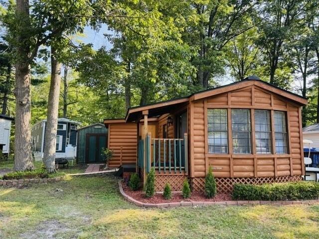 2757 Owens Dr Unit 56, Houghton Lake, MI 48629