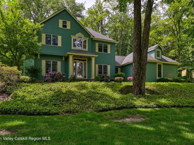 2757 Doelner Cir, Castleton, NY 12033