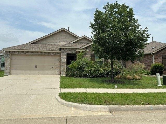 2757 Tobias Ln, Aubrey, TX 76227