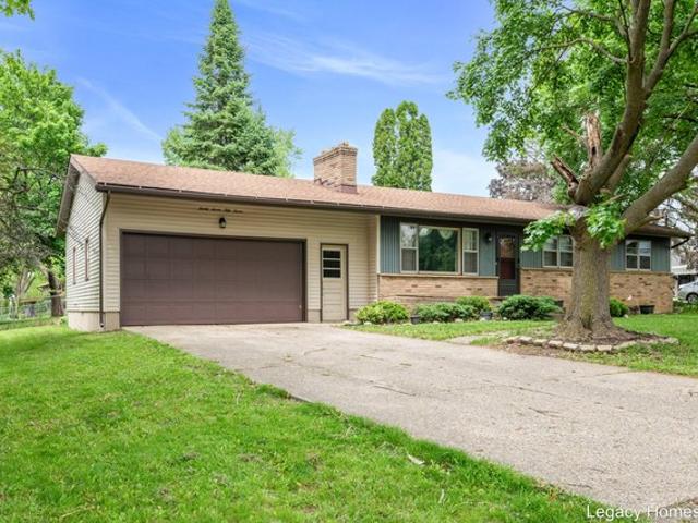 2757 Vassar Dr SE, Grand Rapids, MI 49506