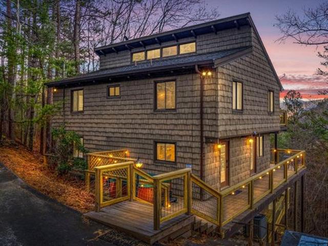 2758 Overholt Trl, Sevierville, TN 37862