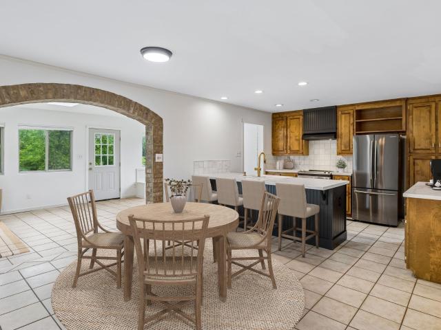 2758 Standing Oak Dr