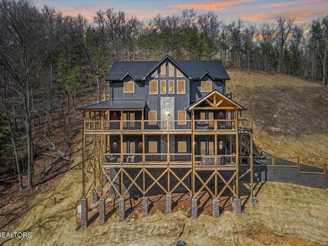 2759 Overholt Trl, Sevierville, TN 37862