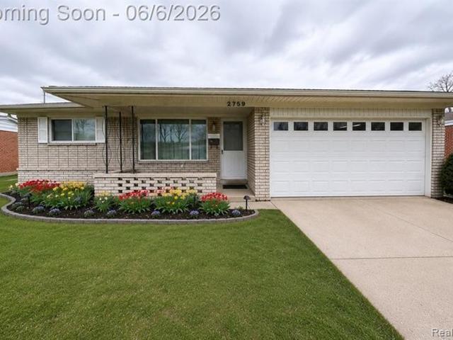 2759 Saratoga Dr, Troy, MI 48083