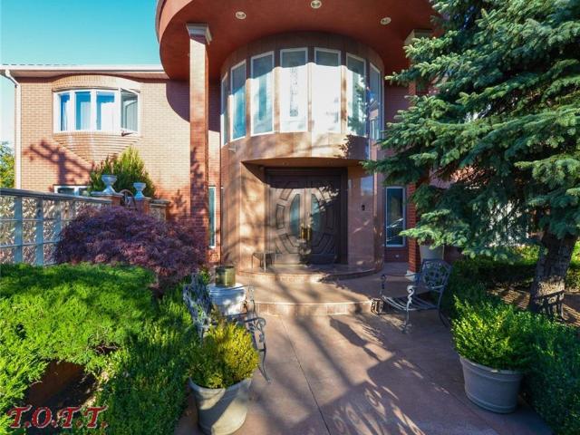 2759 Whitman Drive