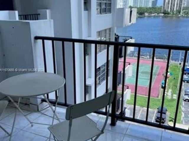 2750 NE 183rd St #801, Aventura, FL 33160