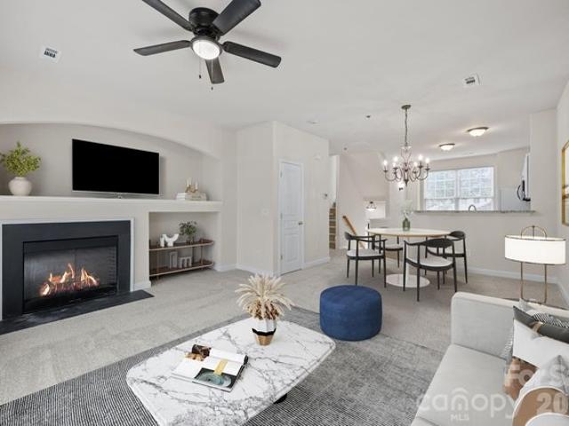 2750 Avalon Loop Rd, Charlotte, NC 28269
