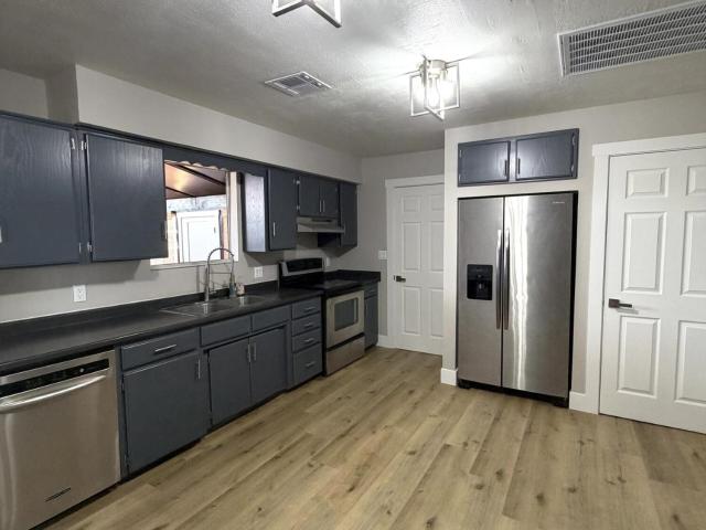 2750 E 15TH Street