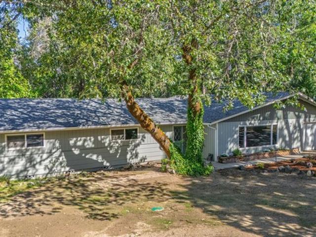 2750 Granite Hill Rd, Grants Pass, OR 97526