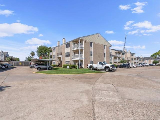 2750 Holly Hall St Apt 1806, Houston, TX 77054