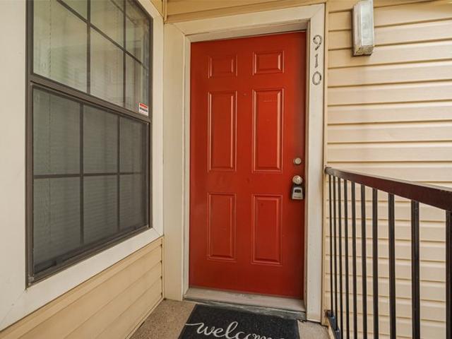 2750 Holly Hall St Apt 910, Houston, TX 77054