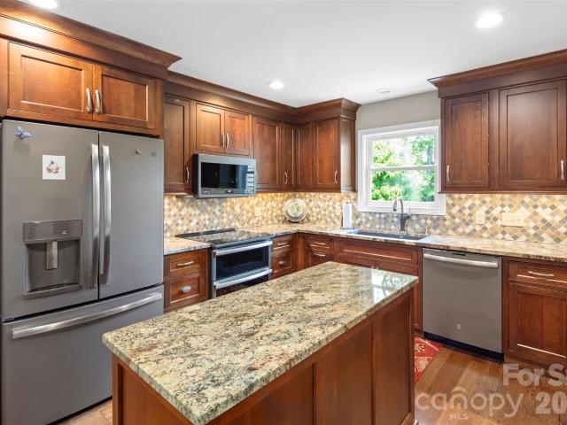 2750 Leucothae Way