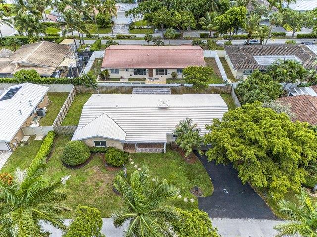 2750 SE 3rd St, Pompano Beach, FL 33062