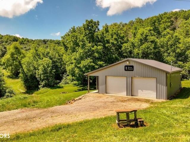 27513 Igloo Rd, Garber, IA 52048