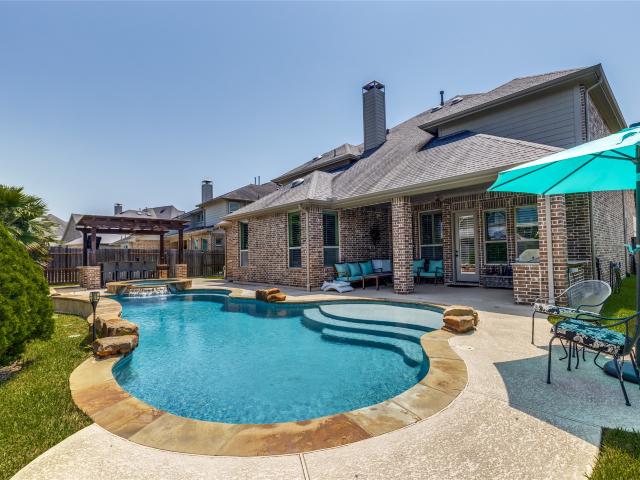 27510 Blinkwood Park
