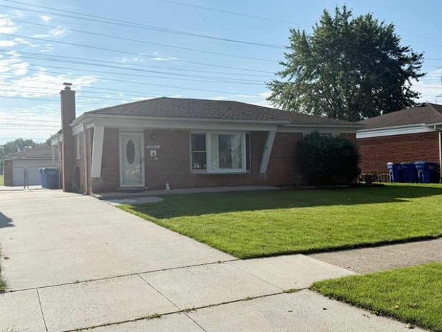 27514 Palomino St, Warren, MI 48093