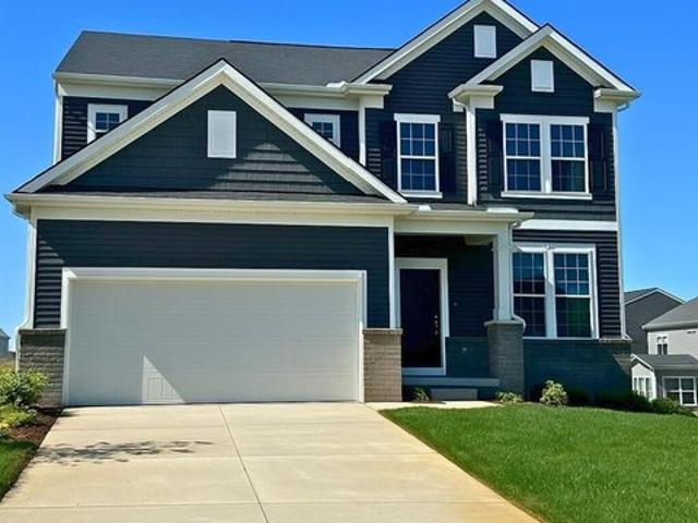 2751 Dunes Ct, Milford, MI 48381