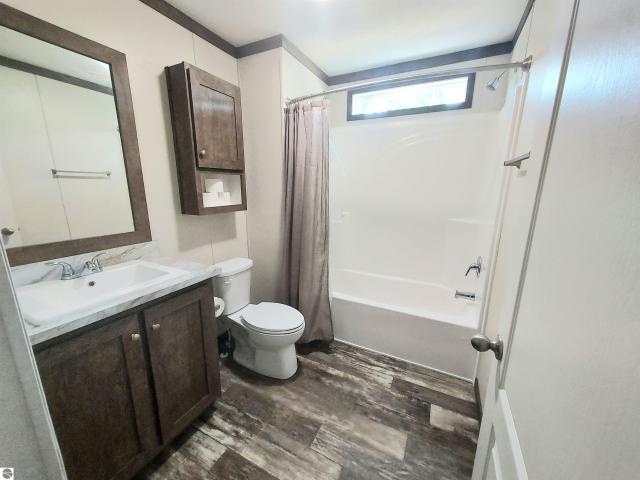 2751 Ray Boulevard