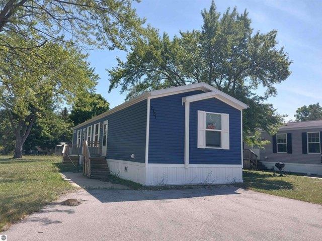 2751 Ray Blvd, Traverse City, MI 49686