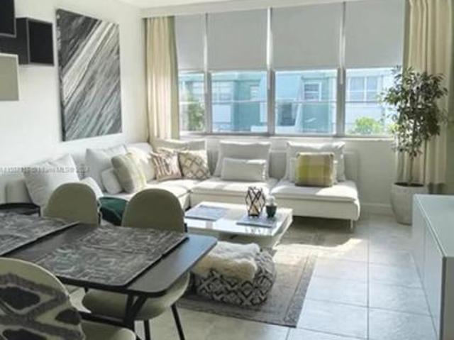 2751 Taft St #405, Hollywood, FL 33020