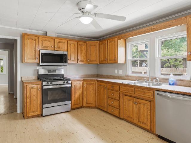 2751 W Walnut Street