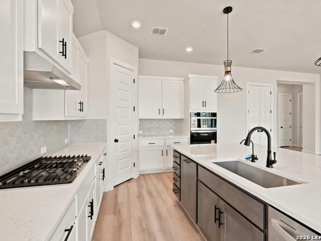 27521 Golden Crest