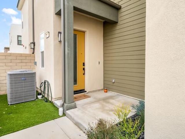 27525 Illumination Ct, Valencia, CA 91381 | MLS #26632