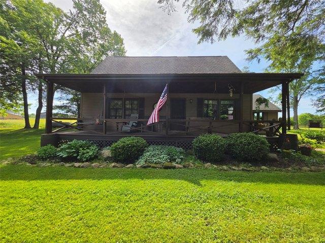 27529 Jouver Rd, Cambridge Springs, PA 16403