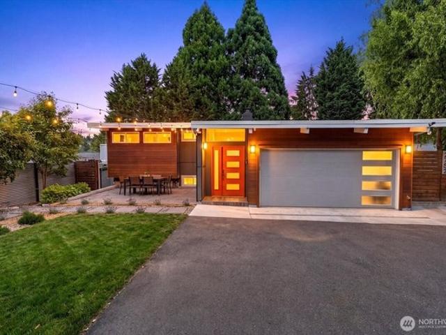 2752 NE 103rd St, Seattle, WA 98125