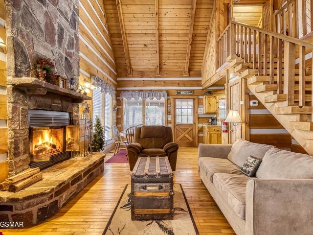 2752 Blue Springs Way