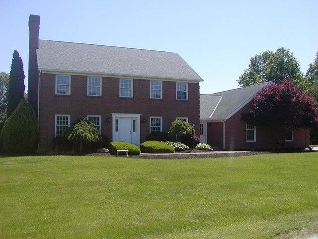 2752 Country Meadows Dr, Shelby, OH 44875