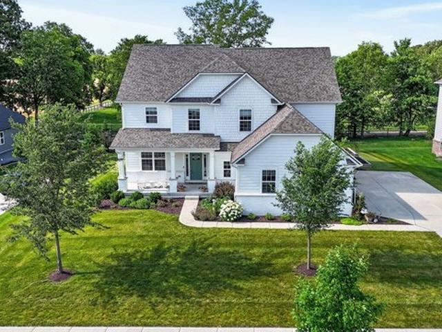 2752 Flowing Creek Pl, Westfield, IN 46074