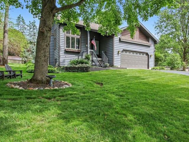 2752 Sunswept Ct, Valparaiso, IN 46383