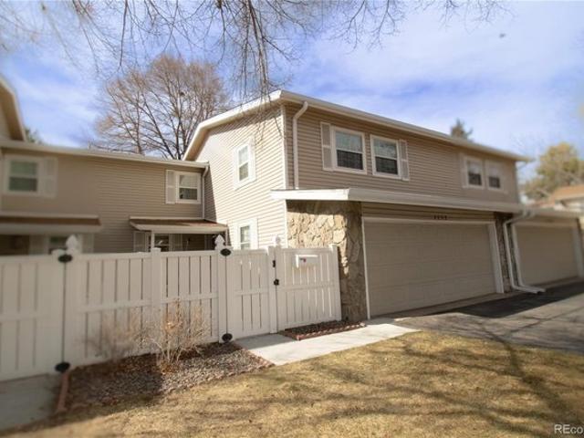 2752 S Heather Gardens Way, Aurora, CO 80014