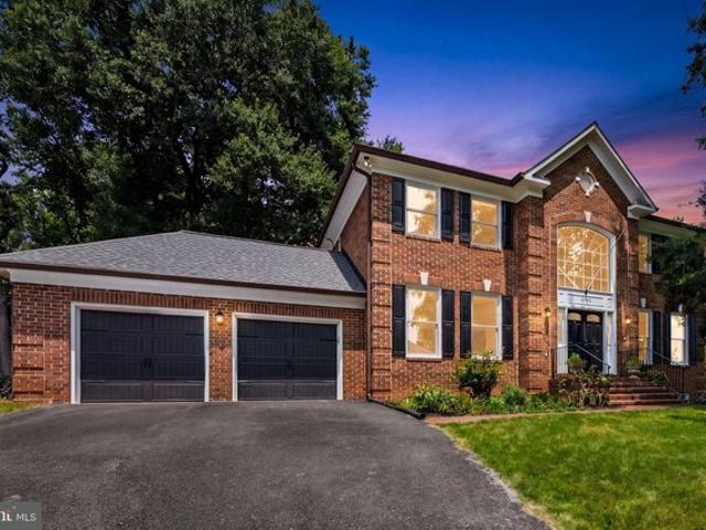 2752 Saint Elliott Ct, Alexandria, VA 22306